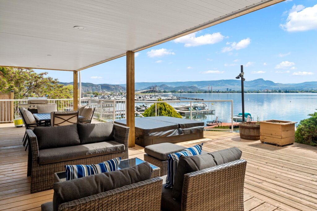 Luxury Vacation Rentals - Maple Rock Resorts