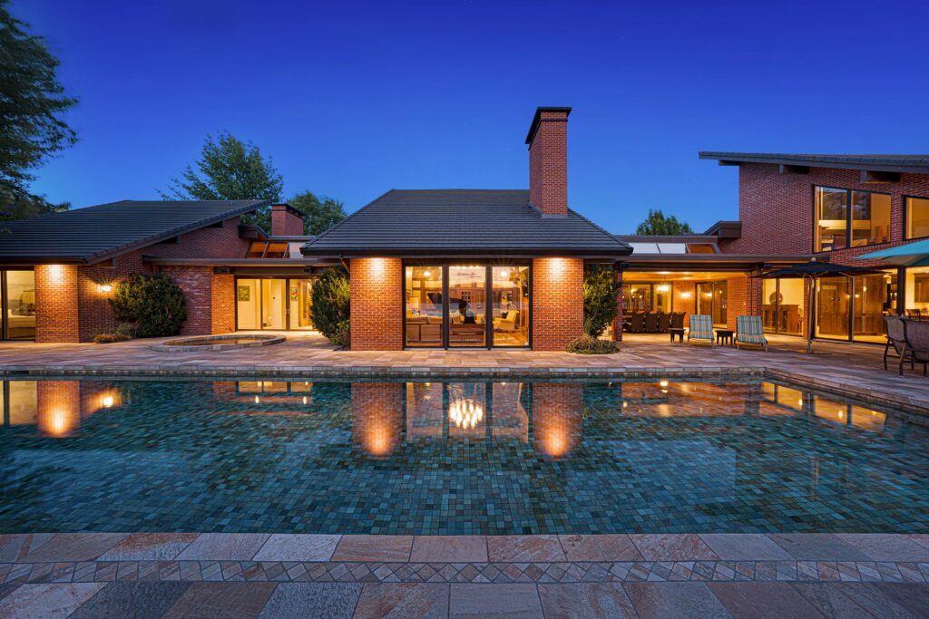 Luxury Vacation Rentals - Maple Rock Resorts