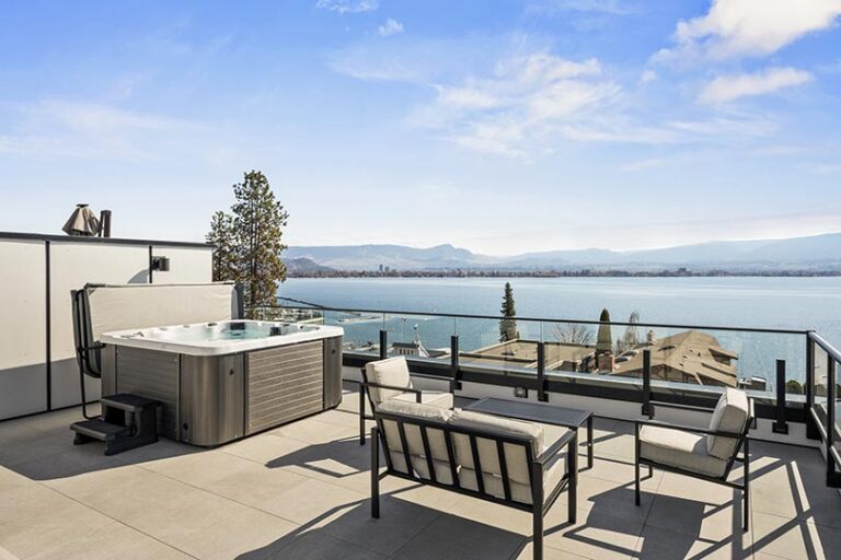 Luxury Vacation Rentals - Maple Rock Resorts